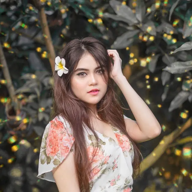 6 Potret Indrayani Rusady Mantan Pacar Rey Mbayang, Makin Populer Jadi ...