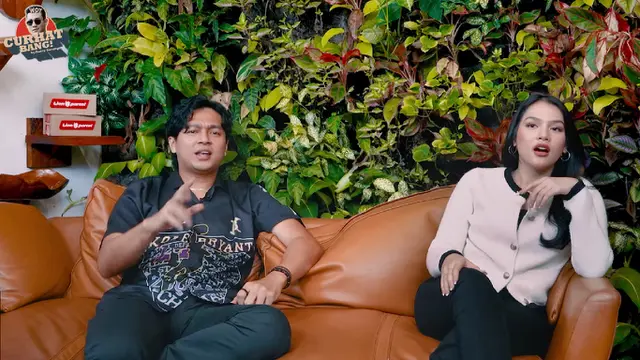 Sering Dijodohkan dengan Deva Mahenra, Davina Karamoy: Lama-Lama Aku Risih Juga - ShowBiz ...