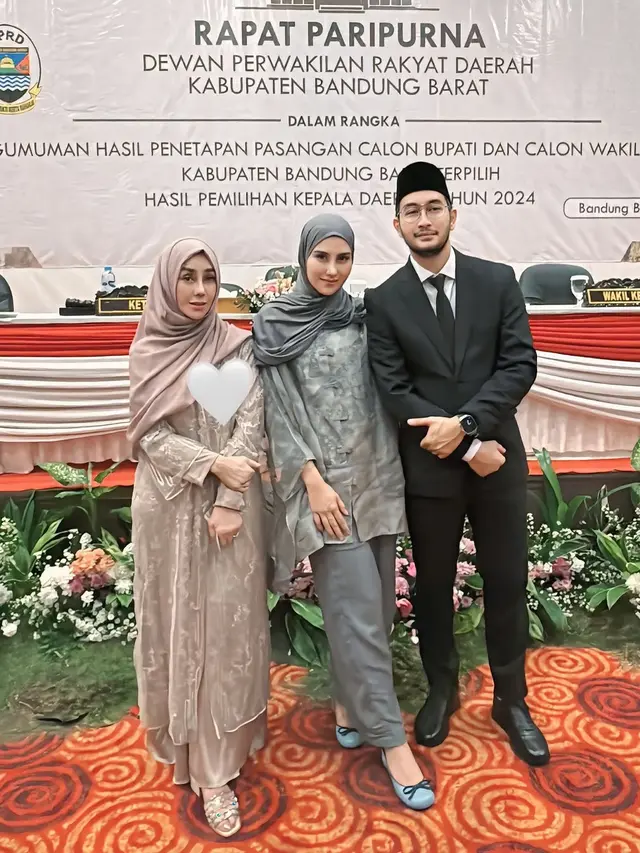 6 Potret Syahnaz dan Amy Qanita Dampingi Jeje Govinda di Penetapan ...