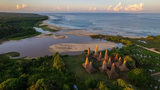 4 Spot Eksotis di Sumba Timur, Wajib Masuk Bucket List Buat Liburan ...