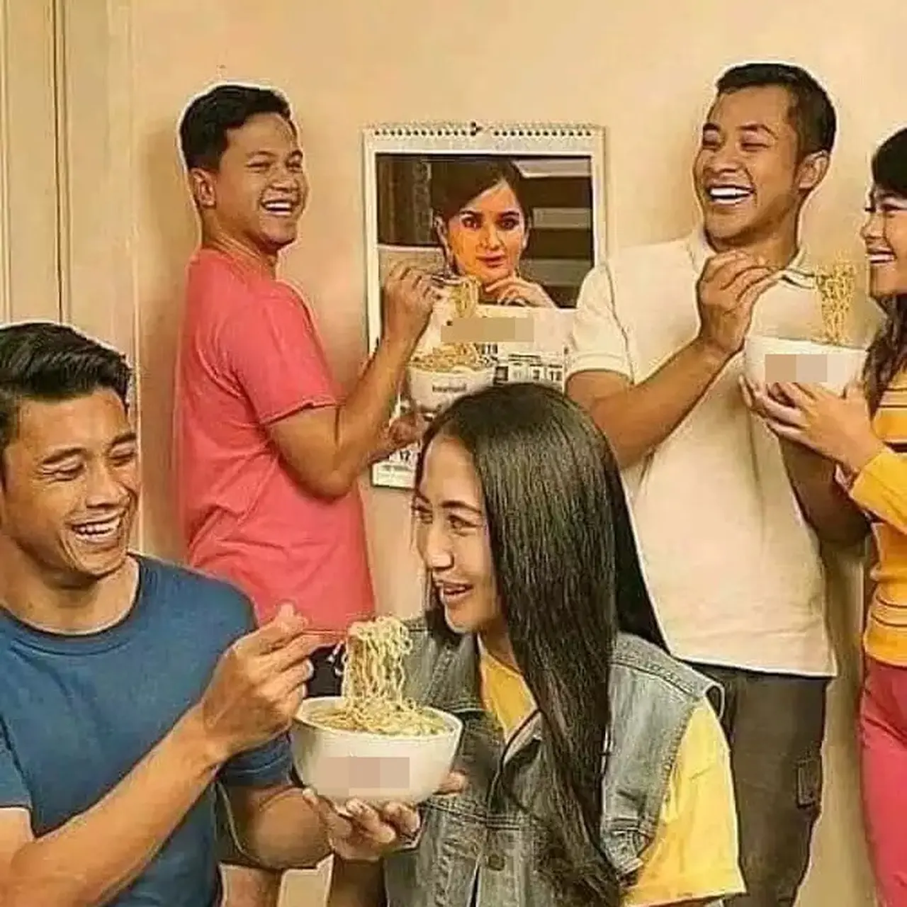 6 Potret Lucu Makan Disuapi Pacar, Apapun Makanannya Tetap Enak - Hot ...