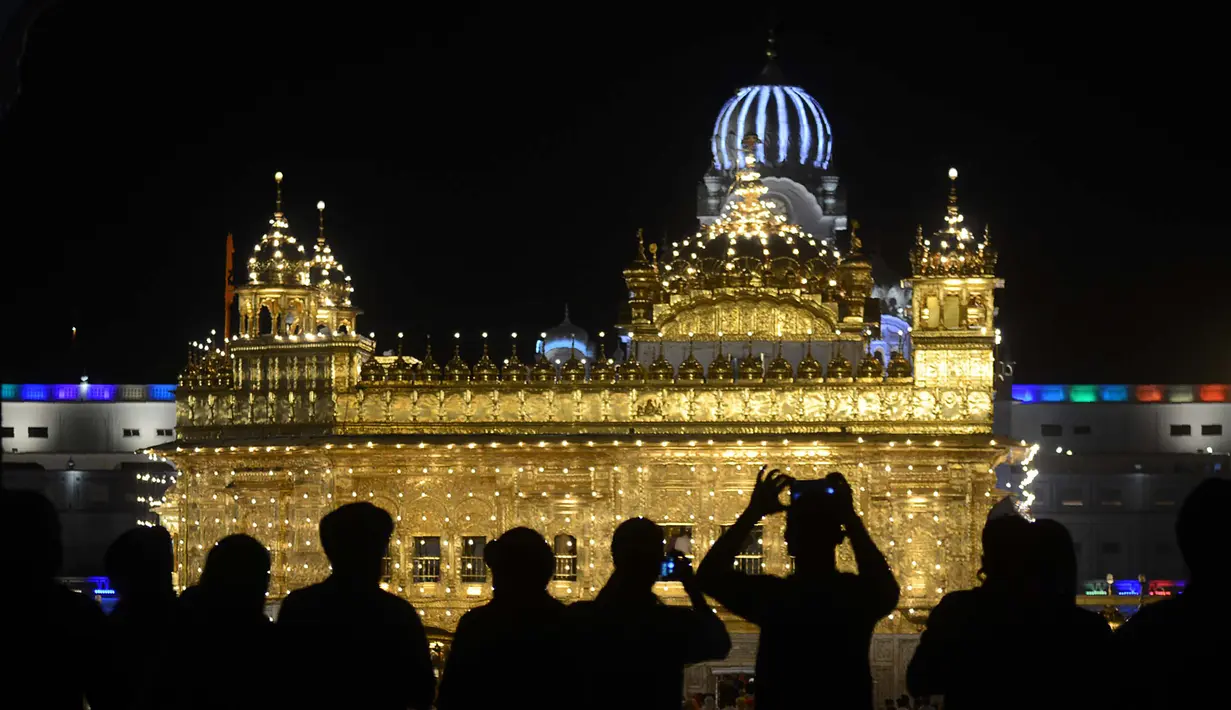 FOTO: Keindahan Kuil Emas Saat Perayaan Ulang Tahun Guru Sikh - Foto ...