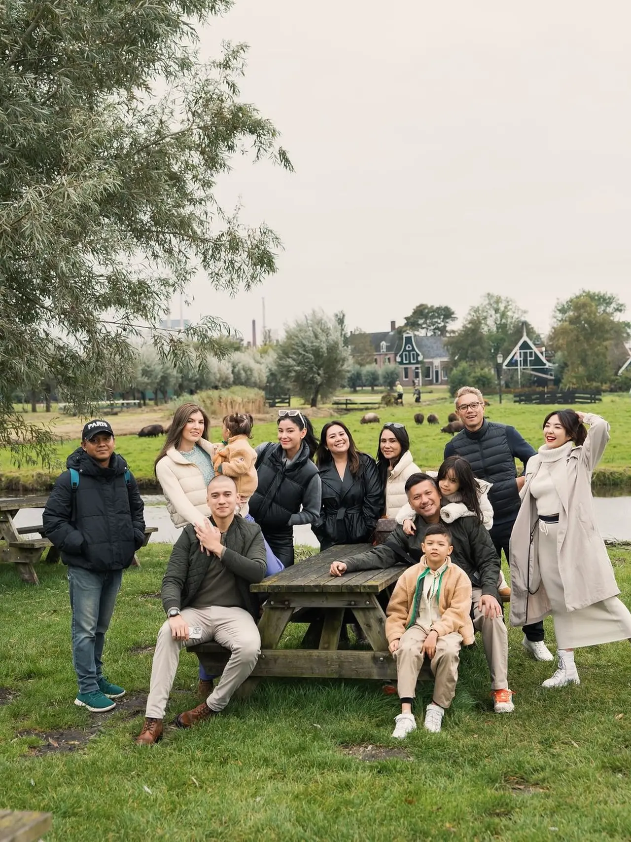 6 Potret Kedekatan Medina Dina dan Gading Marten, Sudah Dikenalkan ke ...