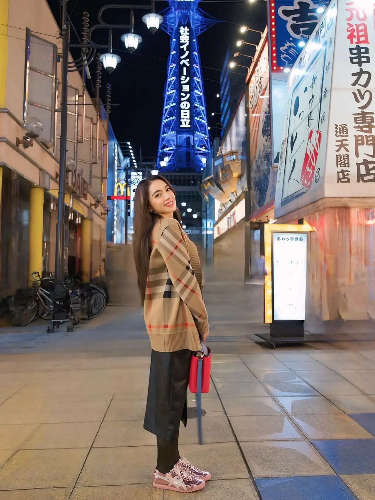 7 Potret Angel Karamoy Liburan di Jepang, Viral Video Bareng Gusti Eka - Hot Liputan6.com