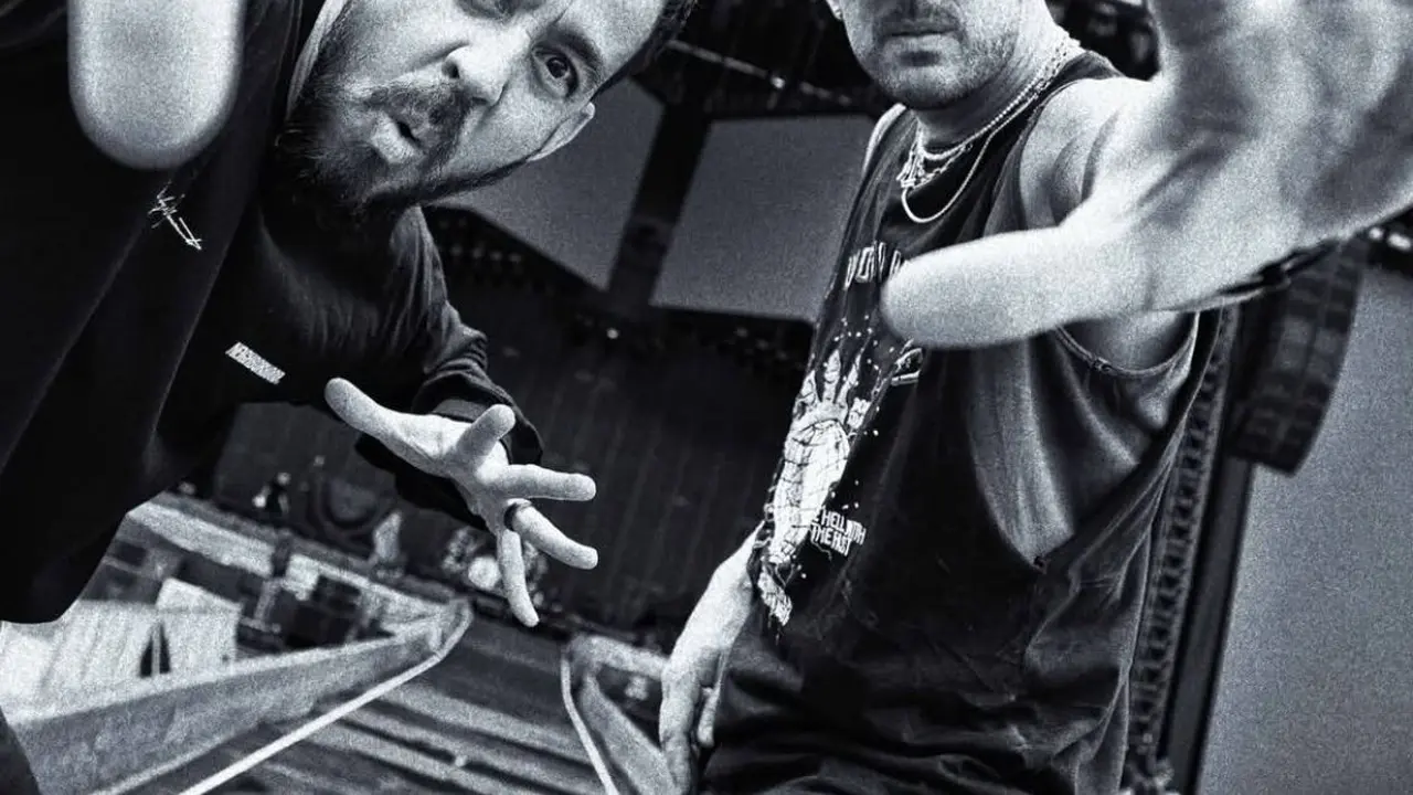 Gantikan Rob Buordon Jadi Drummer Baru Linkin Park, Ini Profil Collin ...