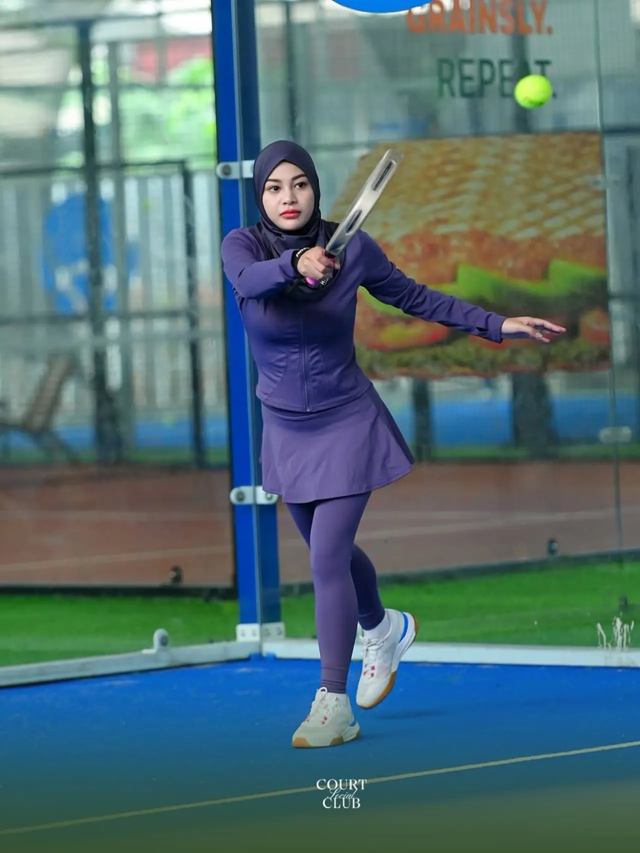 7 Outfit Main Padel ala Artis Berhijab, Stylish dan Tetap Sopan