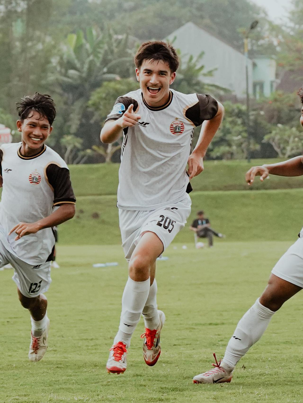 Leeming Bersaudara Mulai Gabung Latihan Tim Senior Persija, Duo Pemain ...