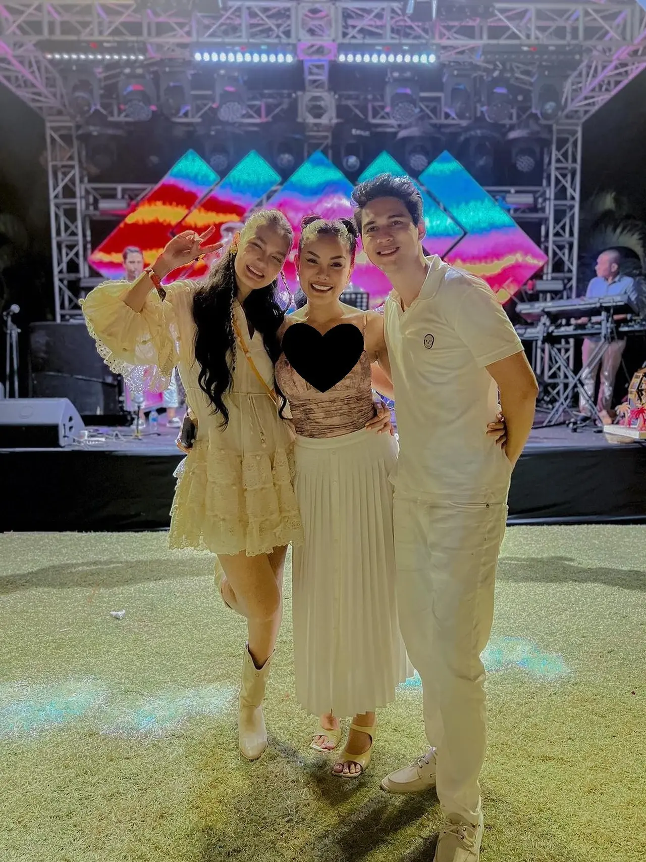 7 Potret Artis di Pesta Ultah Luna Maya ala Coachella, Ada Nikita ...