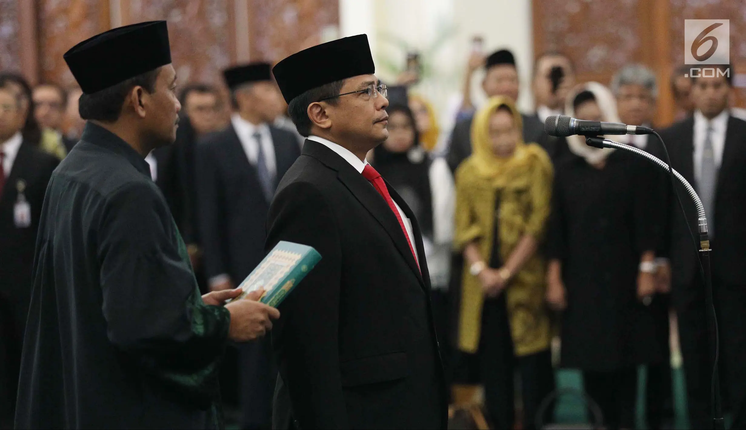 FOTO: Bambang Soesatyo Lantik Indra Iskandar sebagai Sekjen DPR - Foto ...