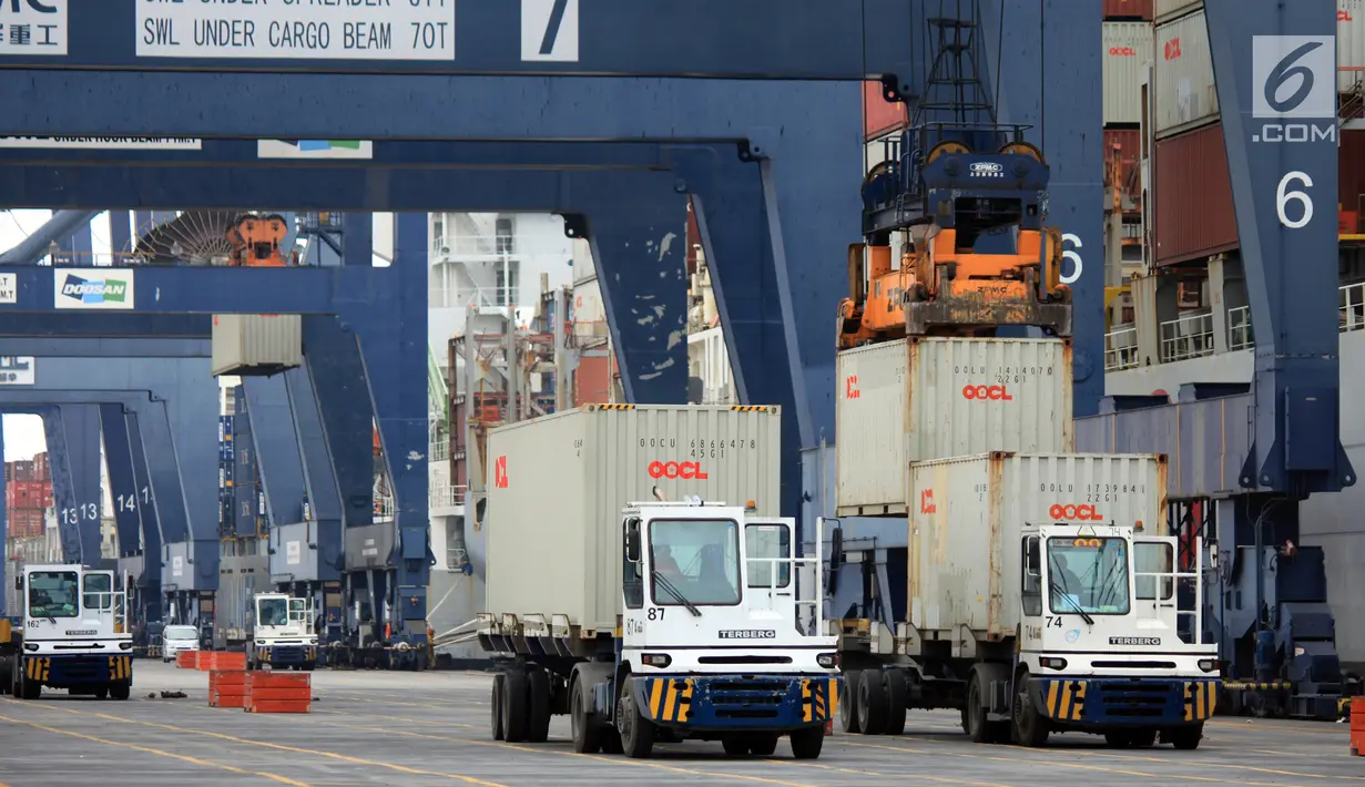 PHOTO: Melihat Suasana Pelabuhan Terminal Peti Kemas Koja - Foto ...