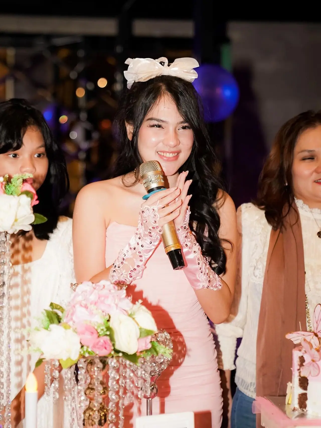 7 Momen Pesta Ulang Tahun Davina Karamoy yang ke-20, Tampil Curi ...