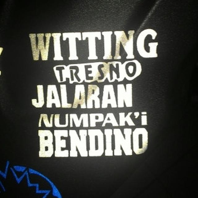 10 Tulisan di Spakbor Belakang Motor, Unik Banget Sampai Bikin Mikir ...