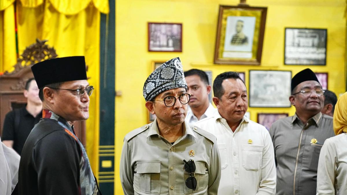 Fadli Zon Kunjungi Istana Kadriah Pontianak, Tekankan Pentingnya ...