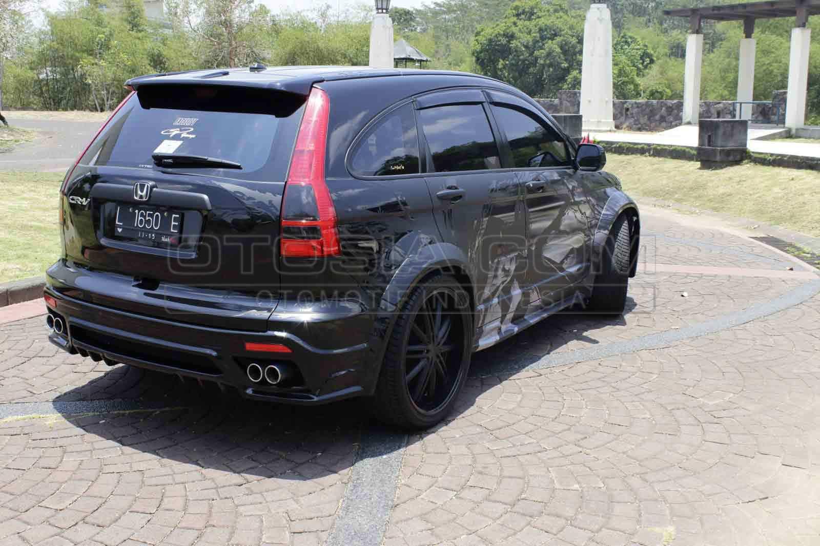 7 Transformasi Honda CR-V Bertema Batman - Review Otosia.com