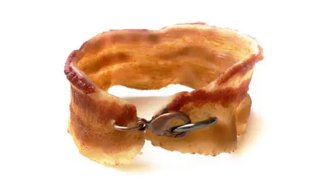 Gelang Yang Dipakai Cewek Ini Absurd Bentuknya Bikin Geleng Kepala Hot Liputan Com