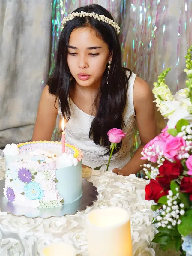 7 Potret Channella Leslie, Putri Sambung Cut Tari yang Curi Perhatian ...