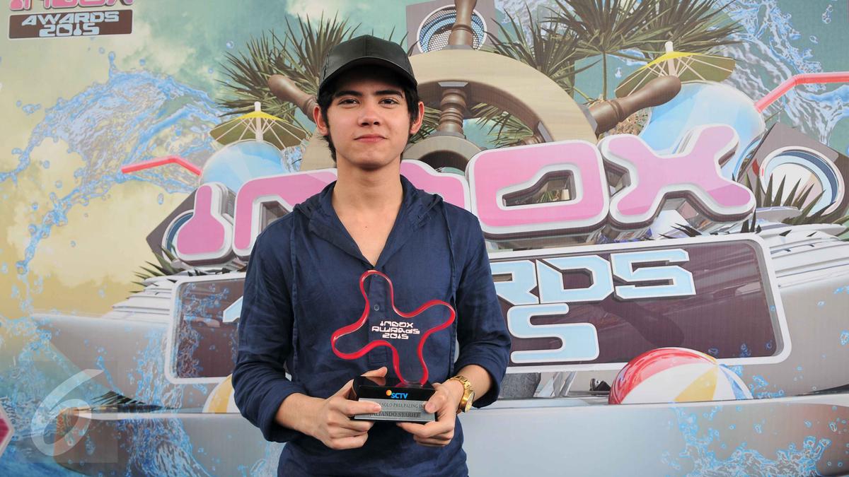 Aliando Syarief Masuk Rumah Sakit, Wanita Ini Histeris - ShowBiz ...