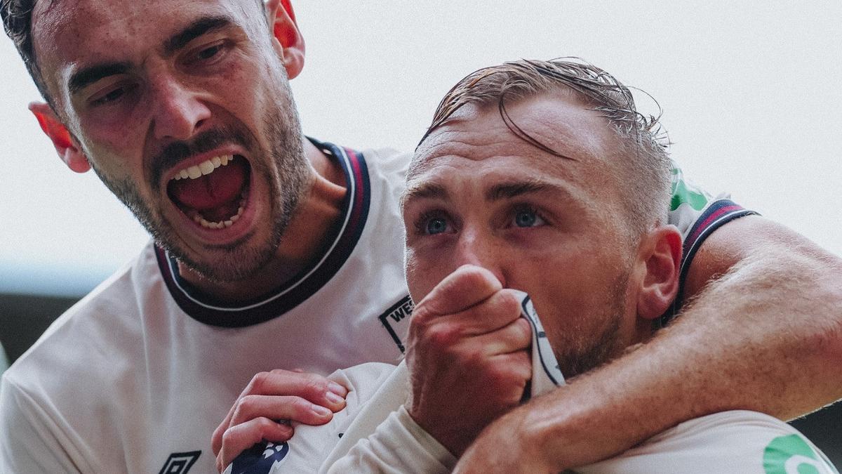 Demi Lambang Palu Silang di Dada: West Ham Melawan Ketidakmungkinan ...