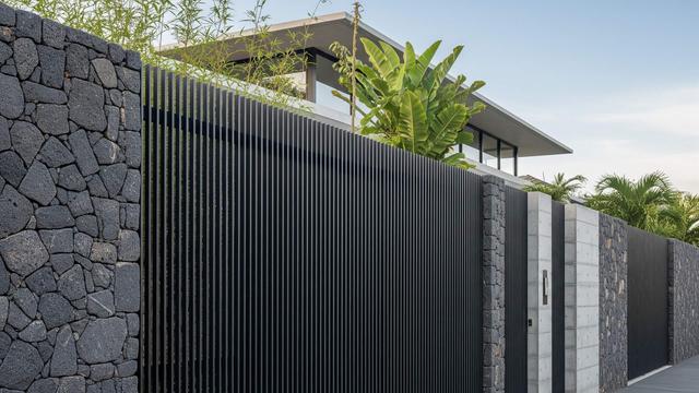 10 Desain Pagar Besi Hollow Rapat untuk Keamanan dan Privasi Rumah ...