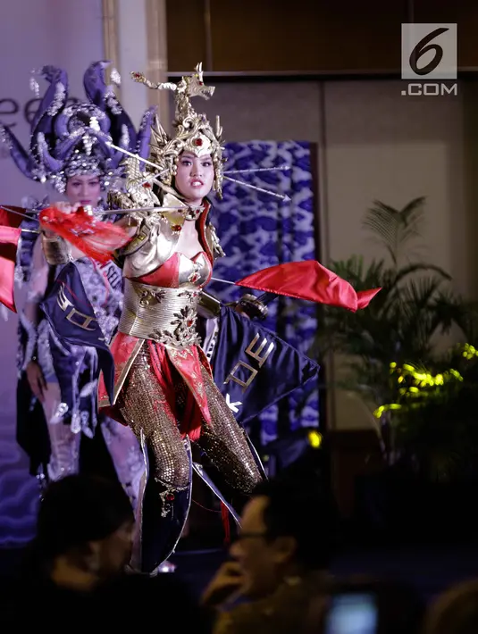 FOTO: Finalis Puteri Indonesia Peragakan Busana 34 Provinsi - Foto ...