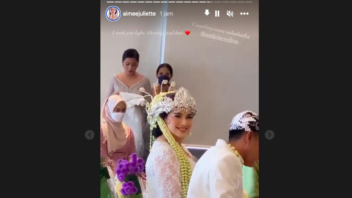 Catherine Wilson Berbalut Kebaya Putih Saat Menikah dengan Idham Masse ...