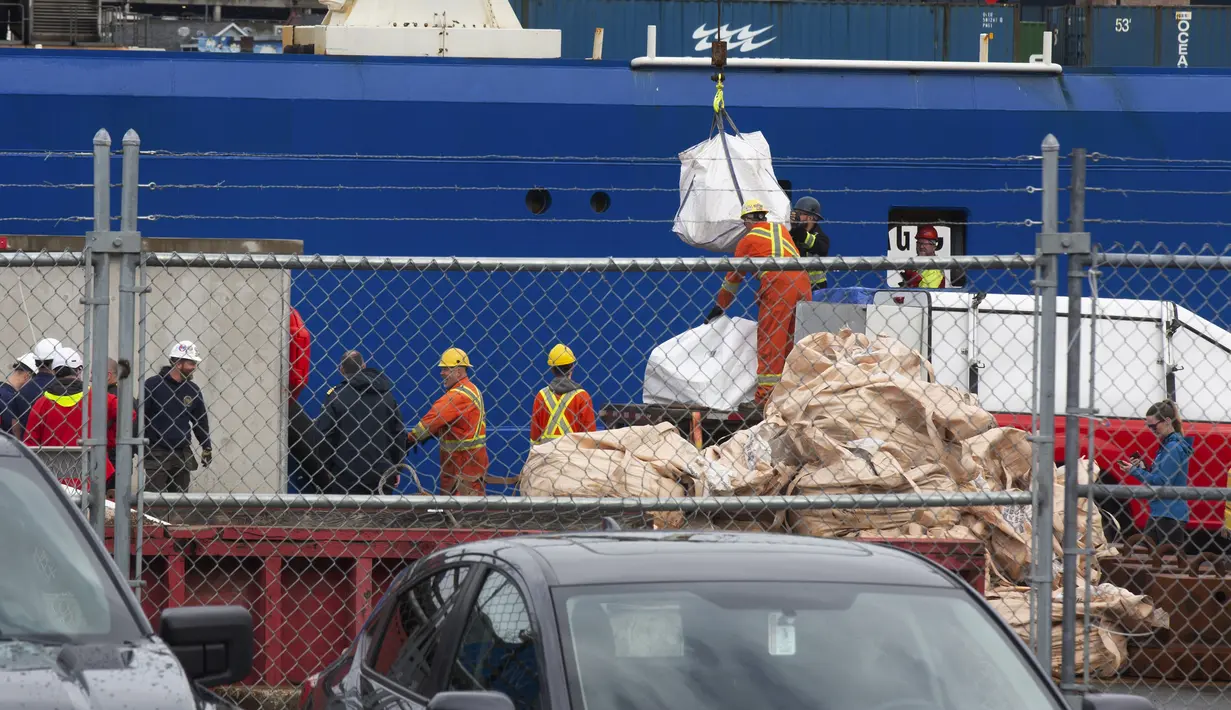 Lihat Foto-Foto Puing Kapal Selam Wisata Titanic yang Ditemukan dari ...