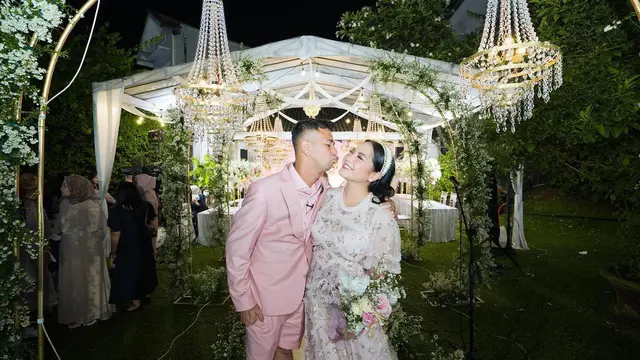 6 Potret Anniversary Pernikahan Raffi Ahmad dan Nagita Slavina, 8 Tahun Bersama - Hot Liputan6.com
