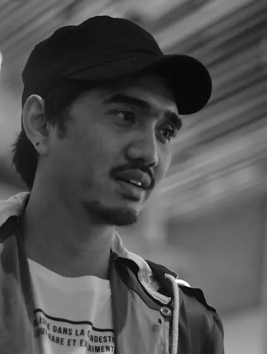 FOTO: Gaya Duta Sheila On 7 saat Pakai Topi, Modis dan Kece Abis - Foto ...