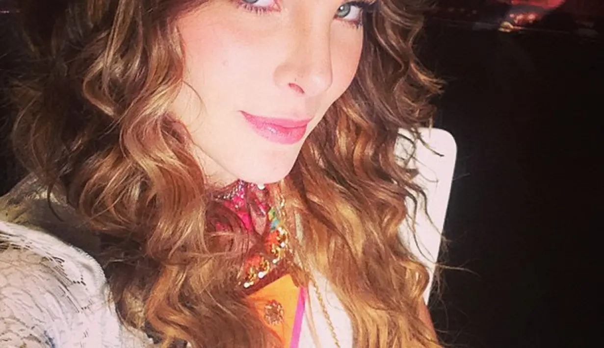 Belinda "Ana Amigos": Makin Seksi