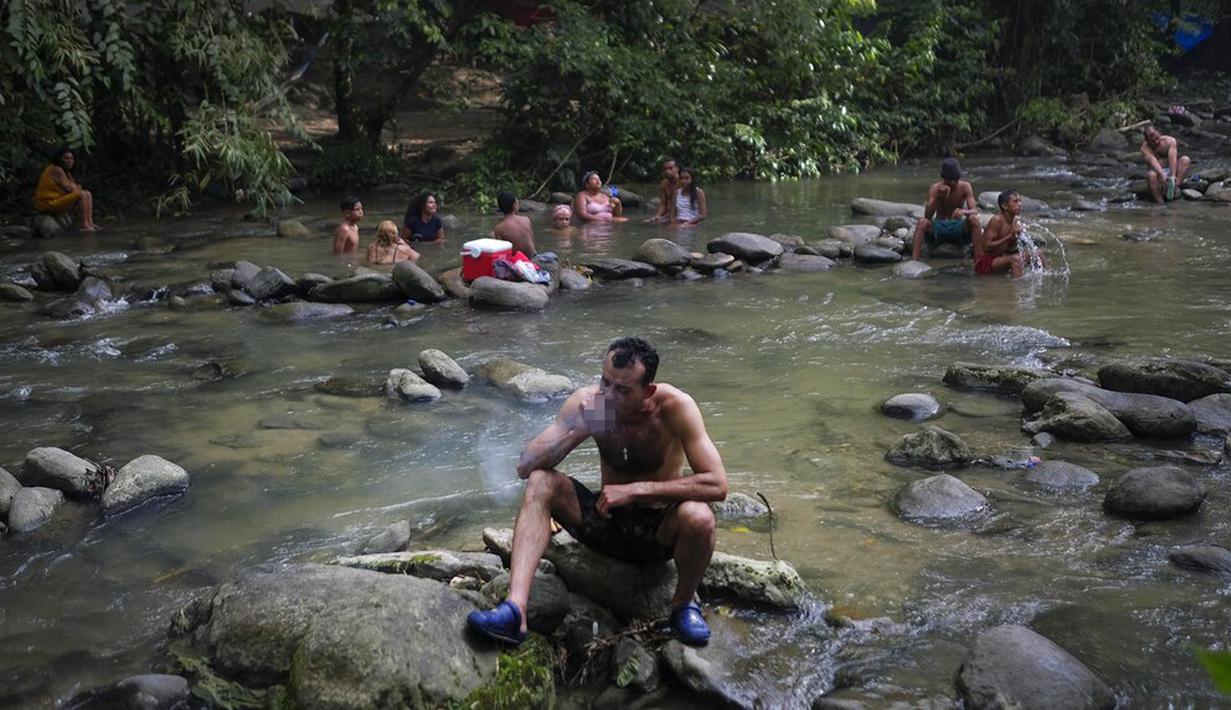 FOTO: Ritual Pengikut Aliran Maria Lionza di Gunung Sorte Venezuela ...