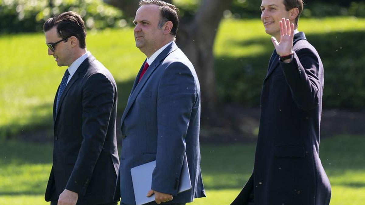 Nicholas Luna, Ajudan Dekat Donald Trump Positif COVID-19 - Global ...