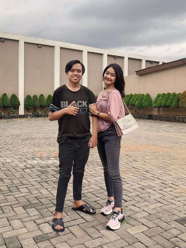 6 Editan Foto Pria Bareng TikTokers Hits Tanah Air Ini Kocak Banget - Hot Liputan6.com