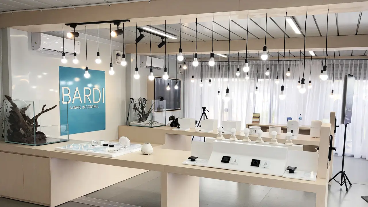 Bardi Smarthome Tunjuk Jena Dammaya Jadi Brand Ambassador - Tekno ...