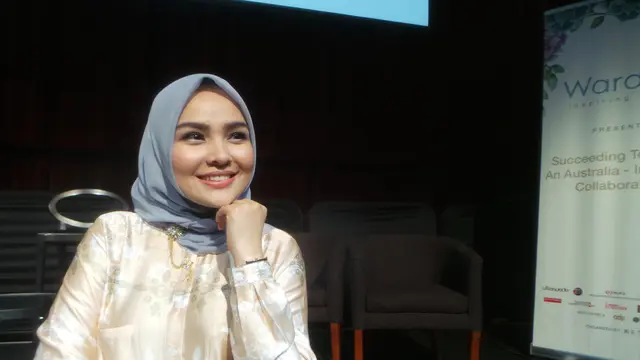 Ria Miranda Luncurkan Koleksi Terbarunya Takana di Melbourne - Fashion ...
