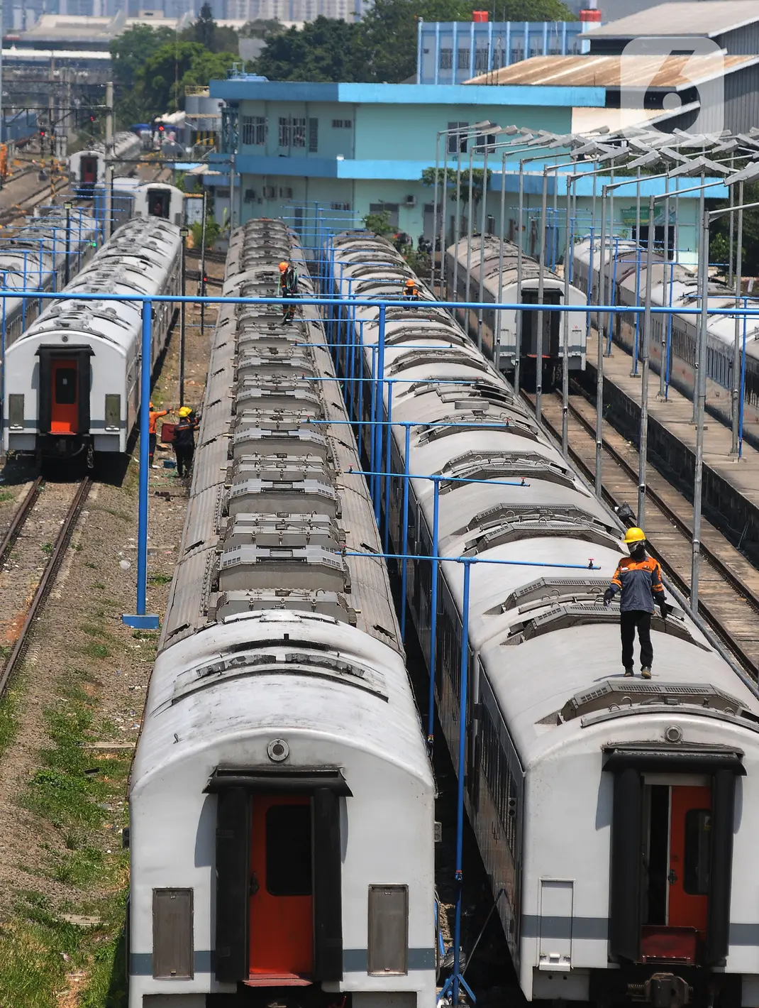 Mengintip Depo Cipinang, Tempat Perawatan Kereta Terbesar di Indonesia ...
