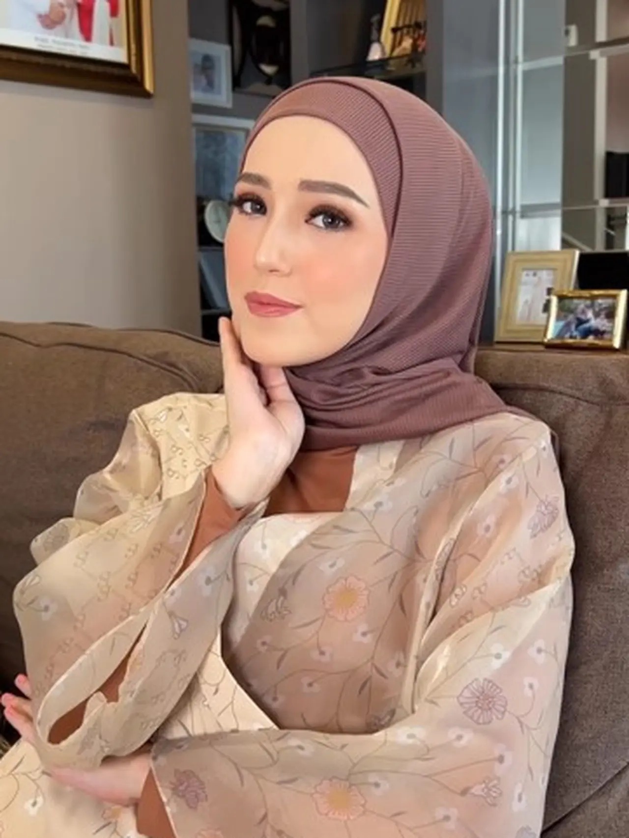 Cantiknya Adelia Wilhelmina, Istri Pasha Ungu yang Memasuki Usia 34 ...