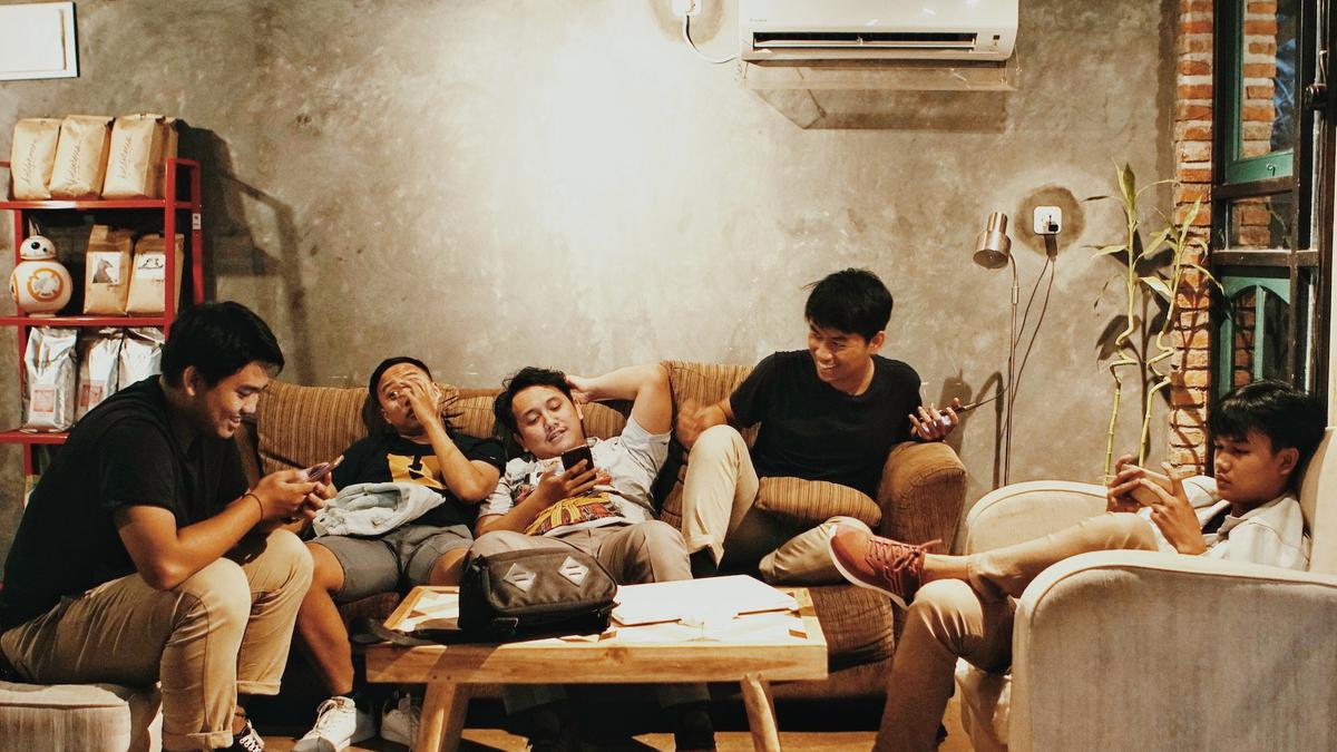 10 Challenge Aneh di Kalangan Dunia Maya, Hati-hati Risikonya