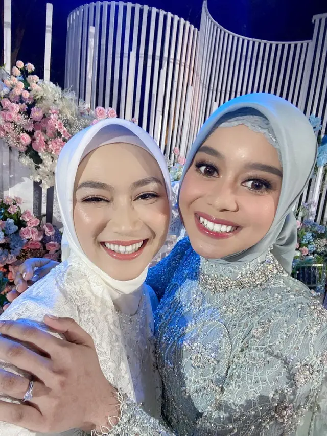 Bersahabat, Ini 6 Potret Cantik Melody Laksani saat Jadi Bridesmaid Lesty Kejora - Hot Liputan6.com