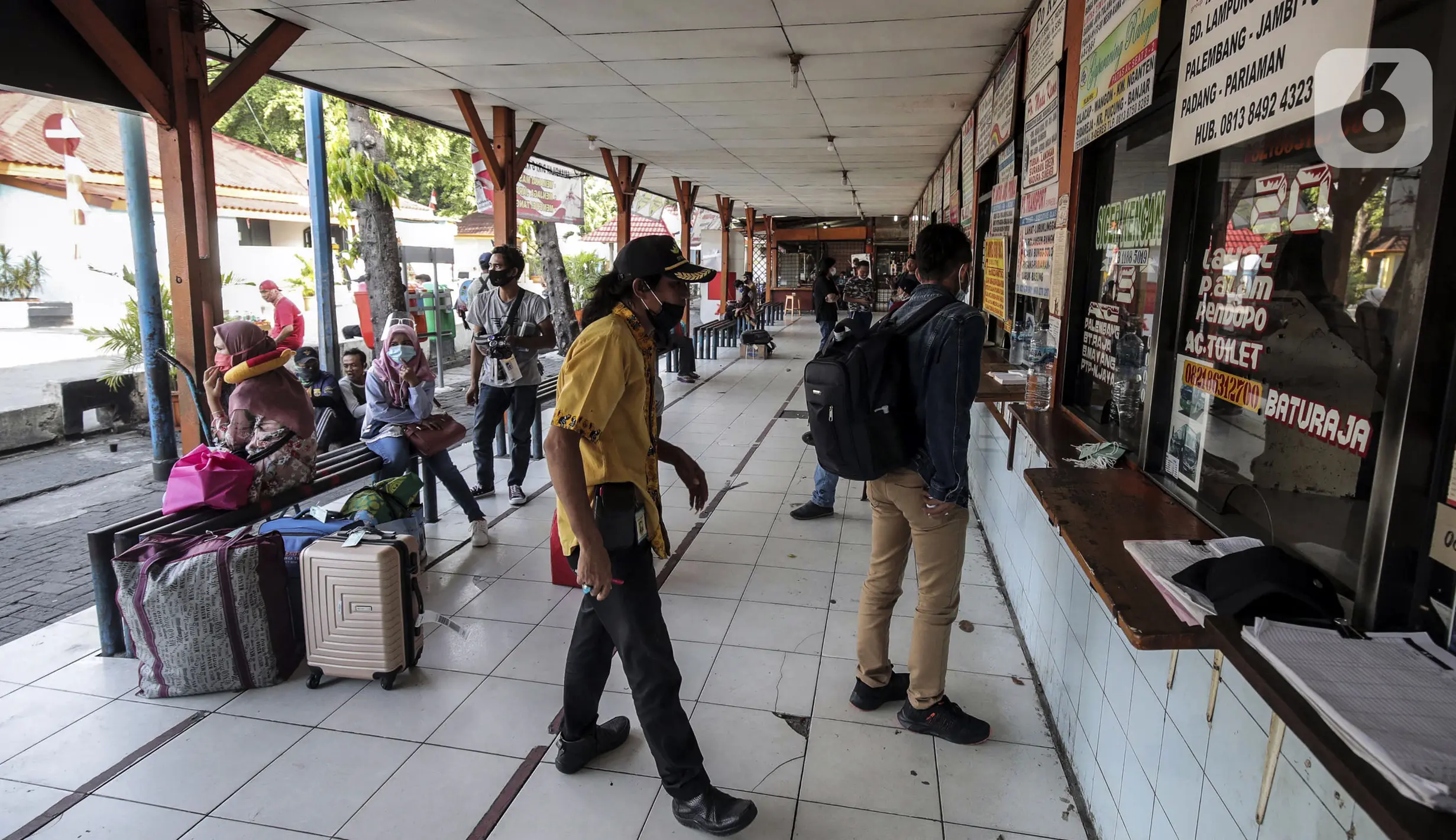 FOTO: Libur Panjang, Terminal Kalideres Sepi Penumpang - Foto Liputan6.com