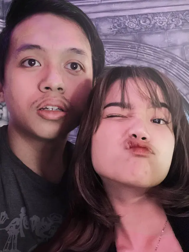 6 Editan Foto Selfie Bareng Artis Cewek Ini Halu Banget, Bikin Ngakak ...