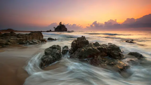 Mengenal Sumur Thor, Lubang Raksasa Misterius di Tepi Laut yang Tak ...