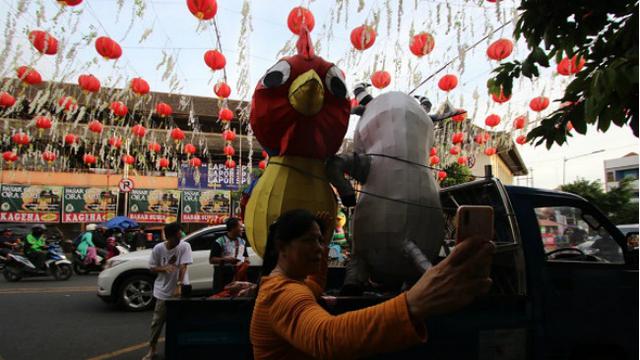 Menanti Gemerlap Cahaya Lampion Imlek di Pasar Gede Solo - Regional ...