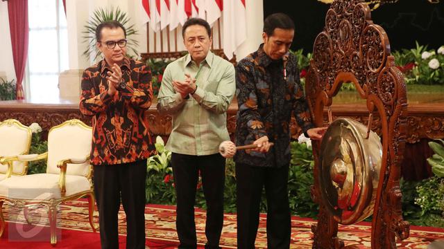 Gong Dimainkan dengan Cara yang Unik, Mengenal Lebih Dalam Alat Musik ...