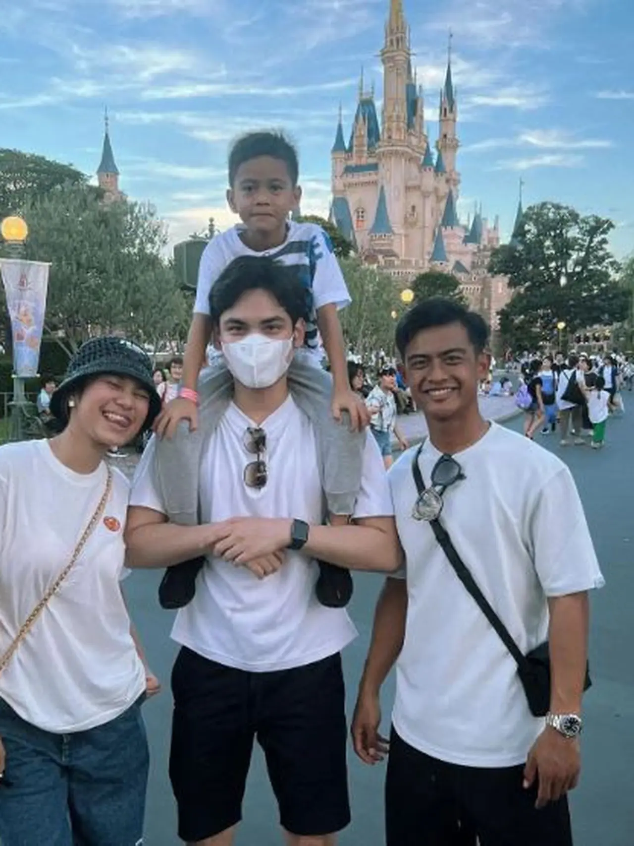 6 Momen Kedekatan Arhan dan Azizah Setelah Menikah, Tak Pajang Foto Bersama di IG - Hot Liputan6.com