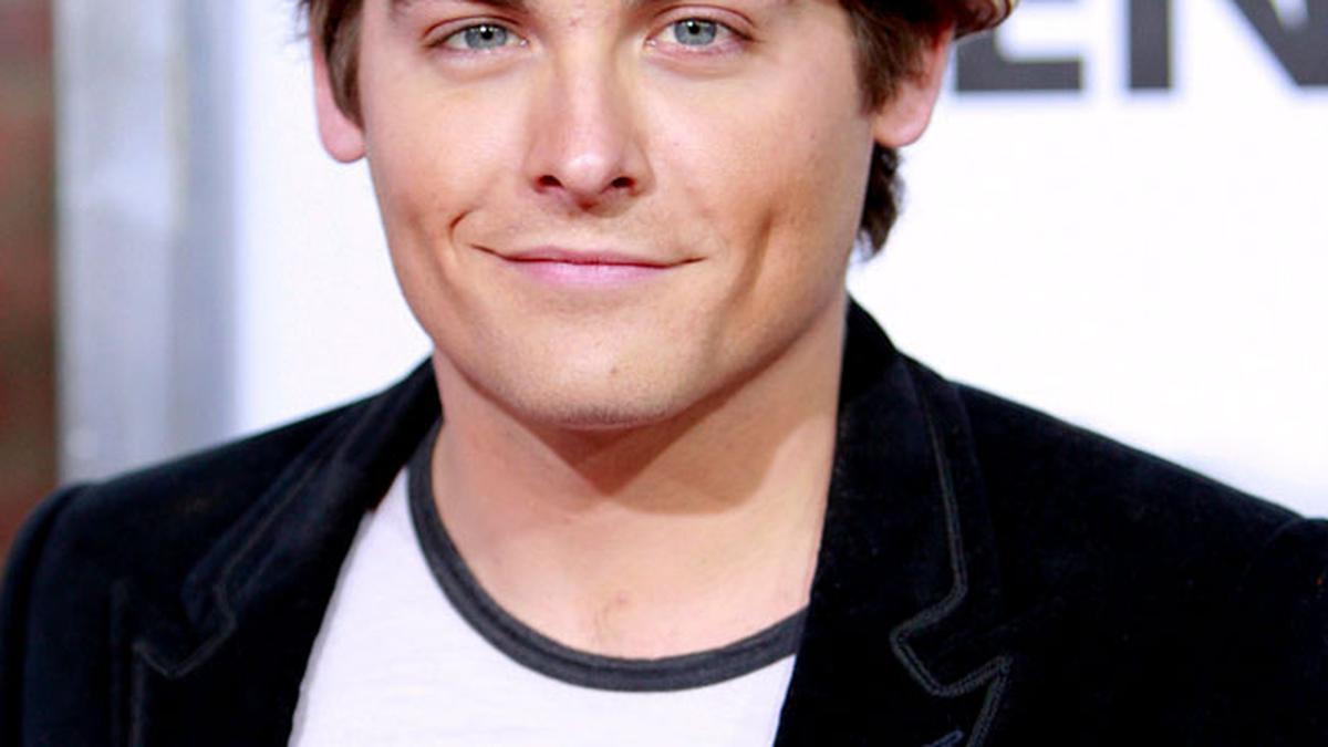 Kevin Zegers Dikaruniai Putri Kembar - Entertainment Fimela.com