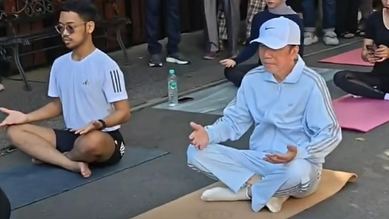 Jokowi Sering Yoga, Manfaatnya Tak Sekadar Bikin Tubuh Segar