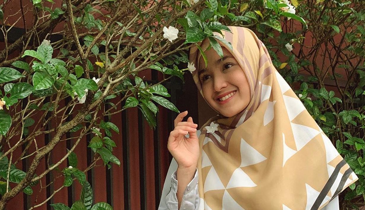 FOTO: Gaya Berhijab Cut Syifa, Cantik dan Anggun - Foto Liputan6.com