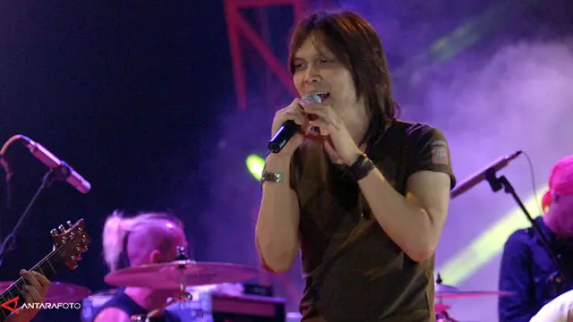 Nonton Metallica, Once Mekel Pilih Tinggal Istri di Rumah - ShowBiz ...