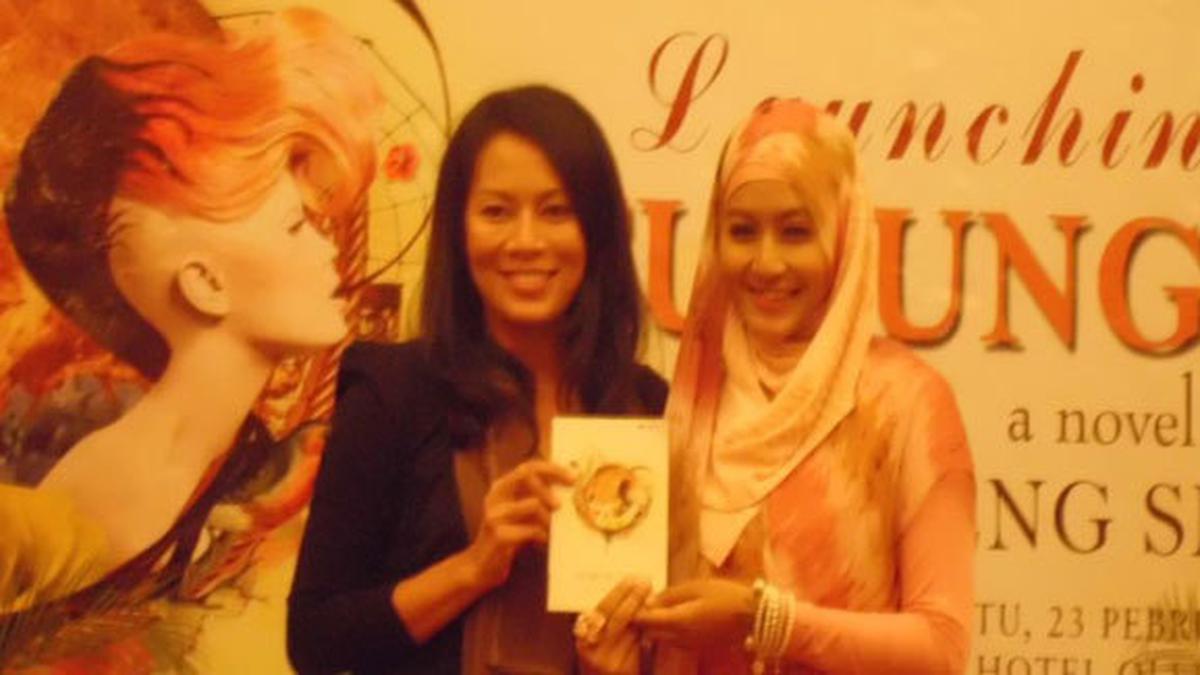 Tudung Venus, Buku Galau Berkilau Roro Ajeng Sekar Arum