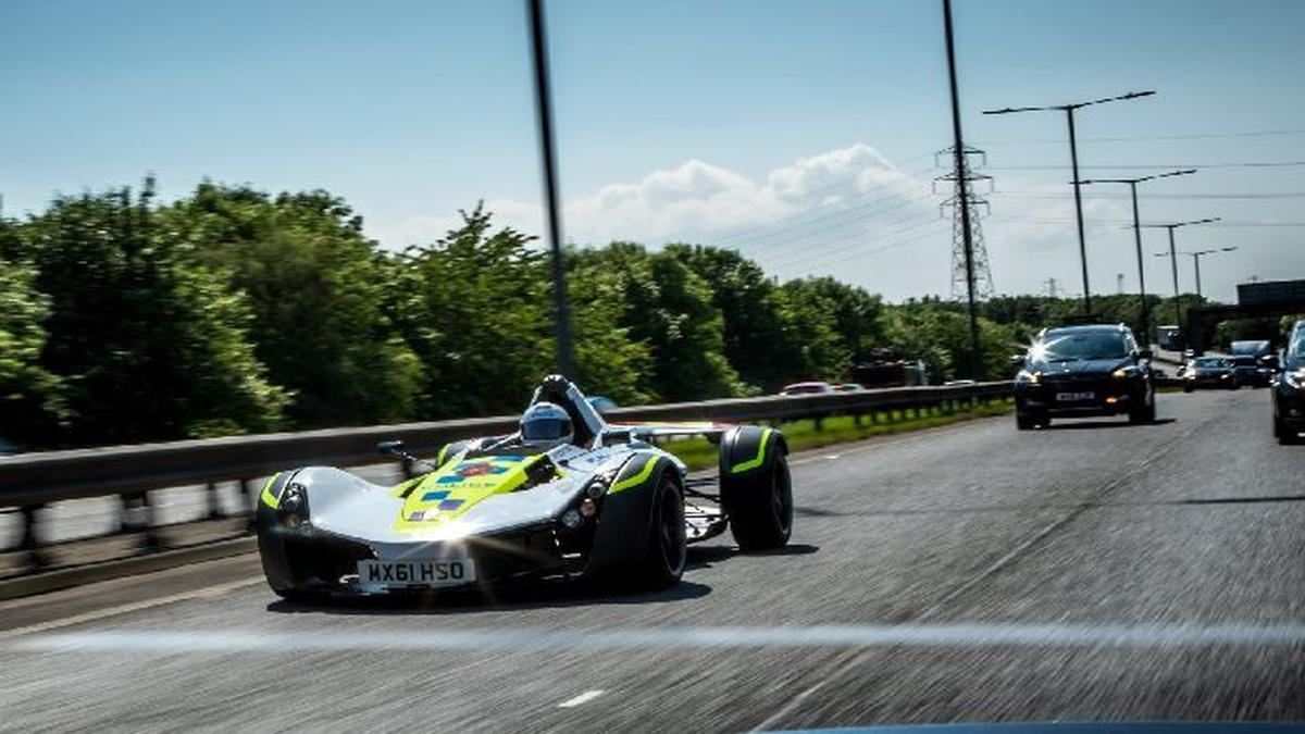 Berani Diadu, Mobil Single Seater Jadi Mobil Polisi Isle of Man